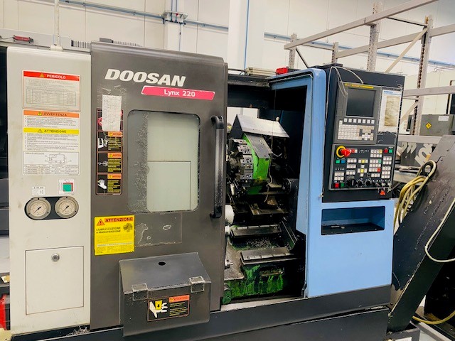 Tornio a controllo numerico DOOSAN LYNX 2200 | GMV Macchine Utensili